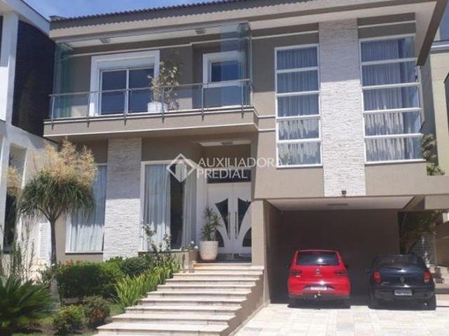 Casa em Condomínio à venda, 3 dormitórios, 4 vagas Forrest Hill