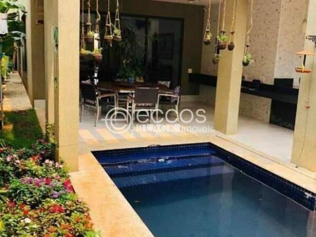Casa em condomínio à venda, 3 quartos, 3 suítes, 4 vagas, Recreio dos Bandeirantes UBERABA/MG