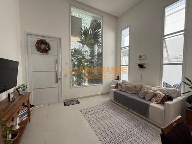Casa em Condomínio à Venda 3 quartos, 1 suíte, 170m² Terras do Vale
