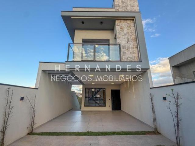 Casa em Condomínio à Venda: 3 Quartos, 1 Suíte, 3 Salas, 2 Banheiros, 2 Vagas