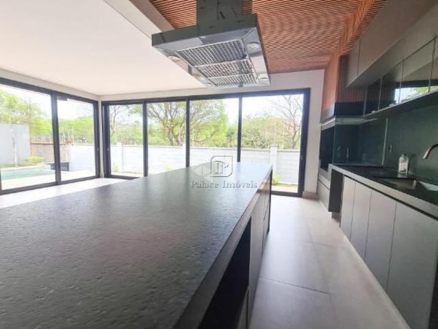Casa em Condomínio à venda, 3 suítes, 2 vagas, Residencial e Empresarial Alphaville