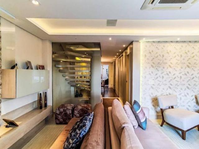 Casa em Condomínio à venda, 3 suítes e 230 m², Bolsão Interlagos São Paulo