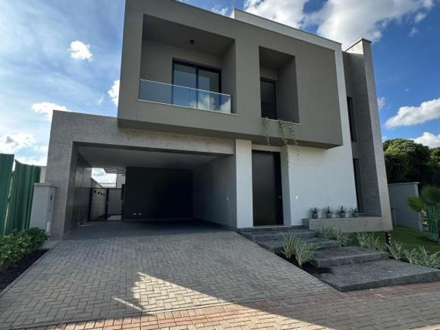 CASA EM CONDOMÍNIO A VENDA AO LADO DO PARQUE BARIGUI