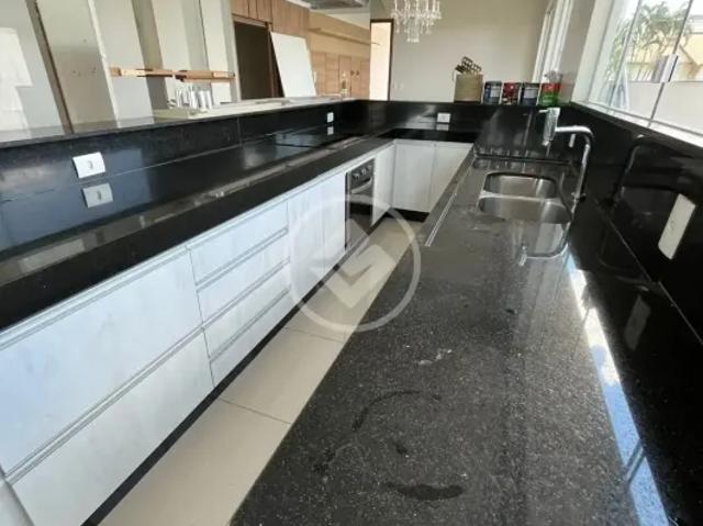 Casa em Condomínio à Venda com 3 Quartos, sendo 3 Suítes 211,65m² Aclimação Uberlândia/MG codi