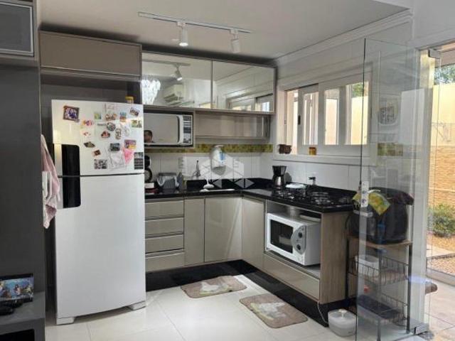 Casa em Condomínio à venda com 3 quartos 131 m²