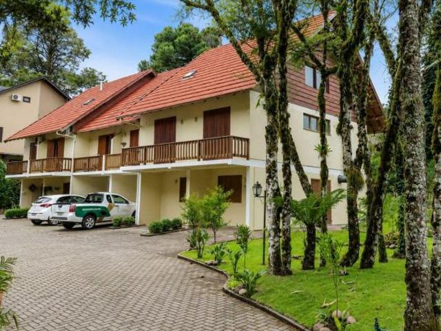 CASA EM CONDOMÍNIO À VENDA COM 3 QUARTOS