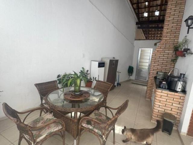 Casa em condomínio a venda, com 04 dormitórios e 03 vagas Horto do Ipê