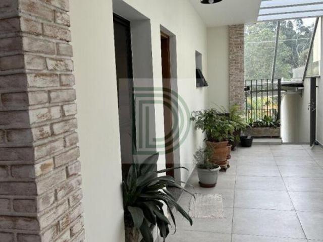Casa em condomínio á venda com 250 m² de terreno no Butantã.