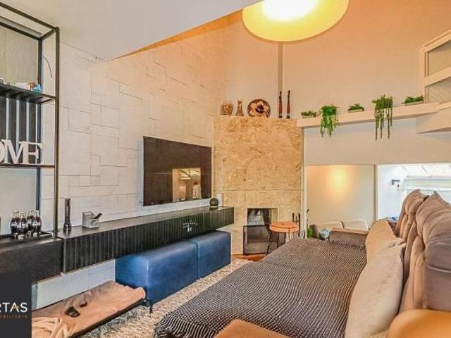 Casa em Condomínio à venda com 286m², 3 dormitórios, 1 suíte, 3 vagas, no bairro