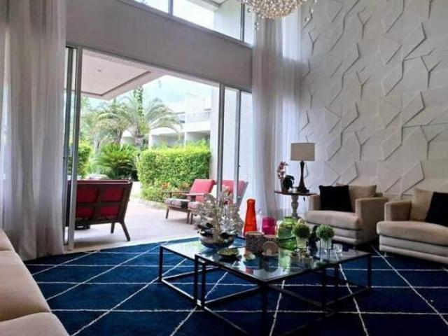 Casa em Condomínio à Venda com 421m², 5 dormitórios, 5 suítes, 2 salas e 5 vagas!