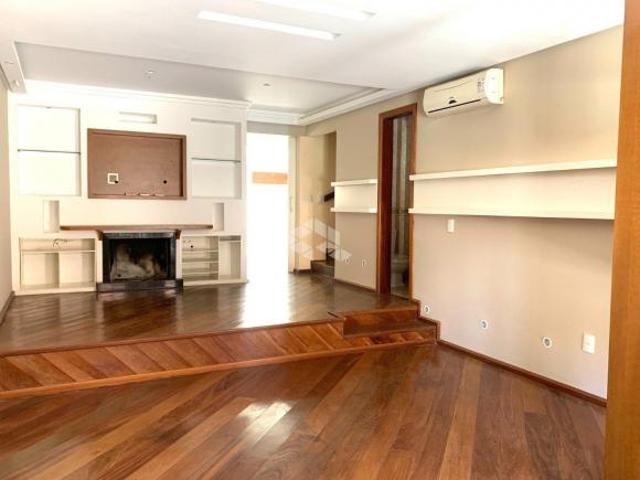 Casa em condomínio à venda com 4 quartos e 2 vagas Cristal Porto Alegre RS