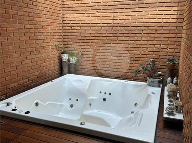 Casa em condomínio à venda com 4 quartos em Jardim Parnaíba, Santana de Parnaíba