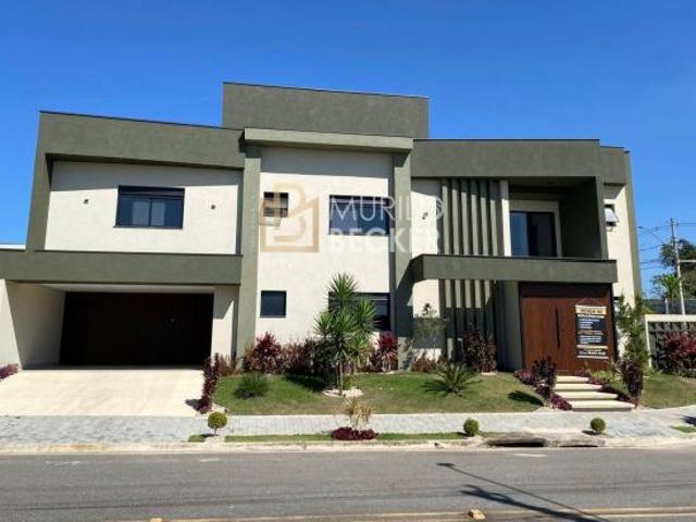 Casa em condomínio a venda com 4 quartos 310m² Res. Malibu Caçapava