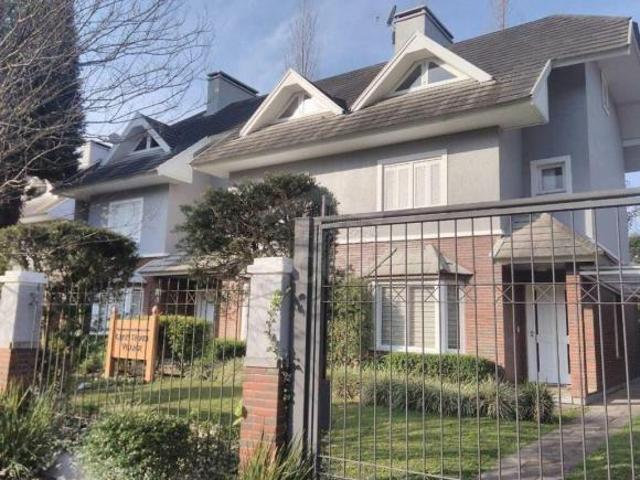 CASA EM CONDOMÍNIO À VENDA COM 4 QUARTOS