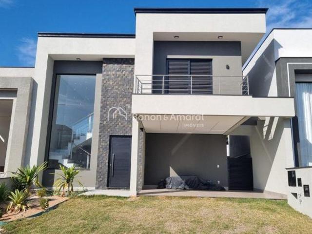 Casa em condomínio à venda, com 4 suítes 1 térrea, 198 m² de área construída