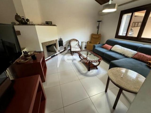Casa em Condomínio à Venda com 500 m² Privativos com Lazer Completo e Vista para