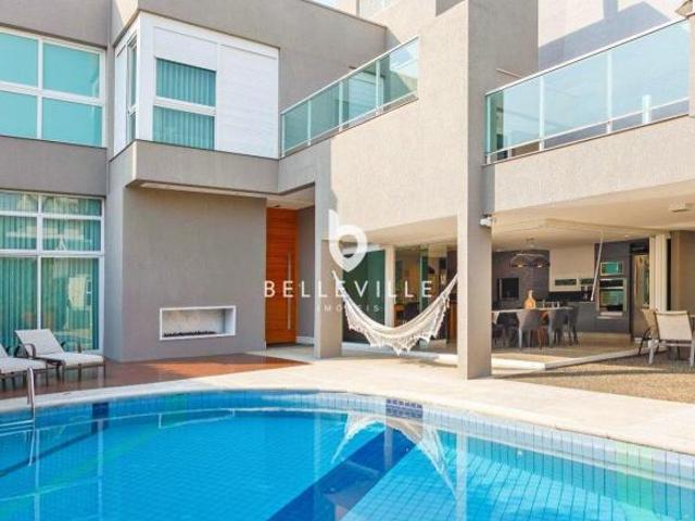 Casa em condomínio à venda, com 5 quartos 3 suíte