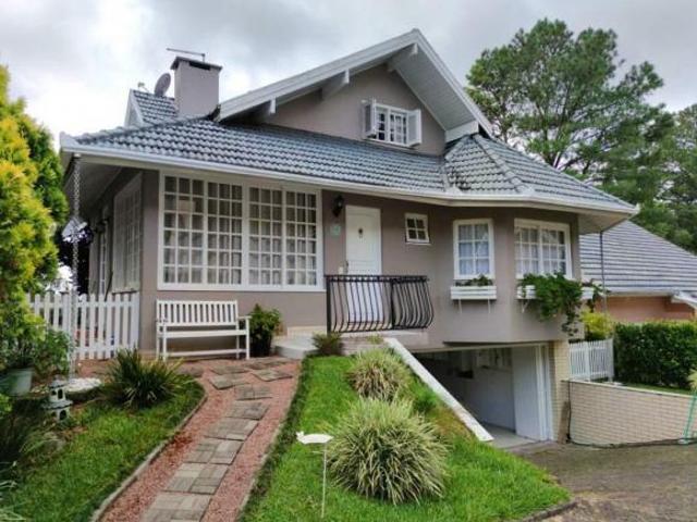 CASA EM CONDOMÍNIO À VENDA COM PÁTIO PRIVATIVO