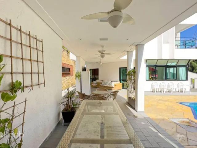 Casa em condomínio à venda e aluguel em Alphaville