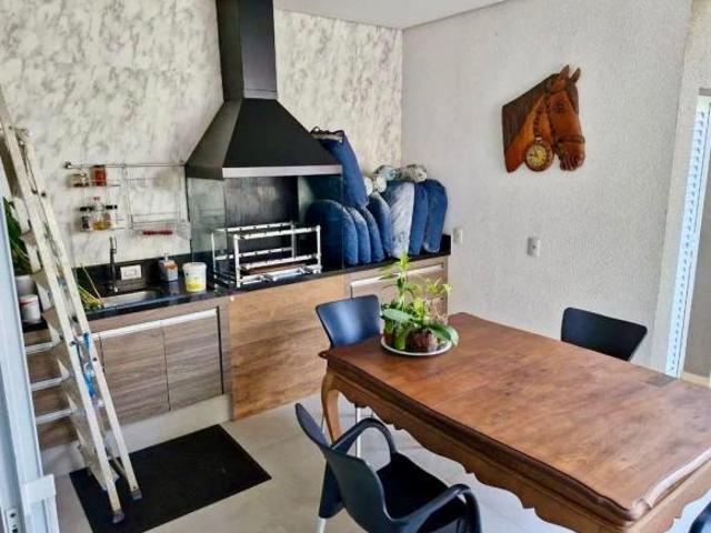 Casa em Condomínio à Venda e Locação • 205m² • Residencial Real Par