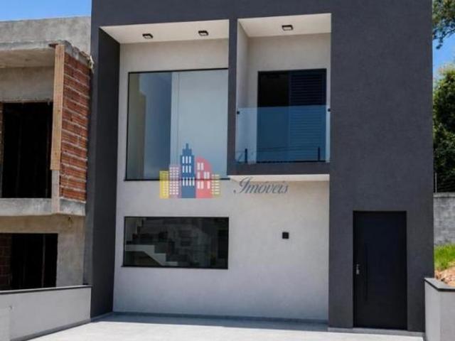 Casa em Condomínio à Venda em Araçariguama SP, 3 Quartos, 1 Suíte, 2 Salas e 3 Vagas de Garagem!