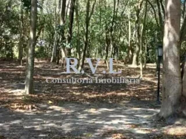 Casa em Condomínio à Venda em Atibaia SP: 3 Dormitórios, 1 Suíte, 2 Salas, 4 Vagas, 200 m²