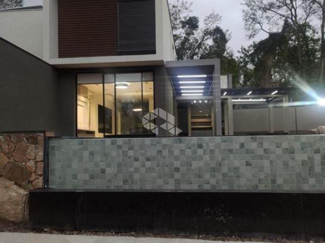 Casa em condomínio a venda em Atibaia 03 dormitório e 05 vagas
