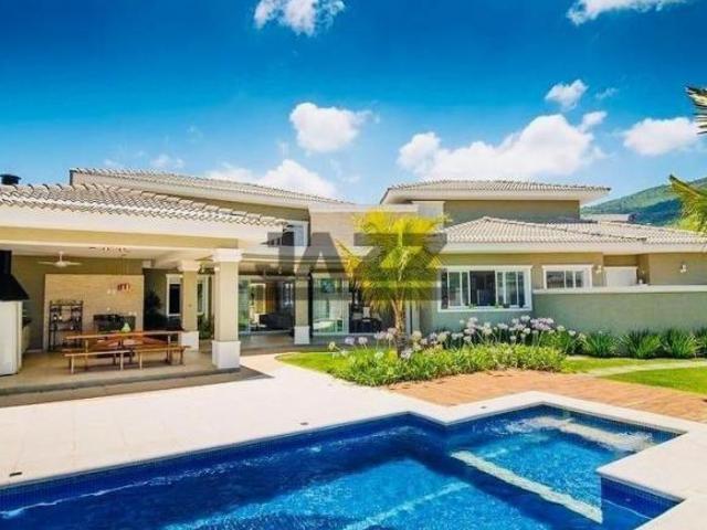 Casa em condomínio à venda em Atibaia
