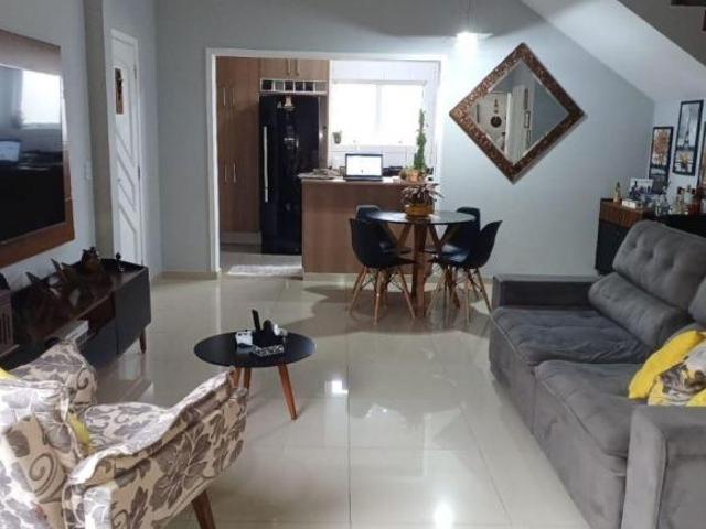 Casa em Condomínio à Venda em Barueri | 3 Quartos 1 Suíte, 3 Vagas