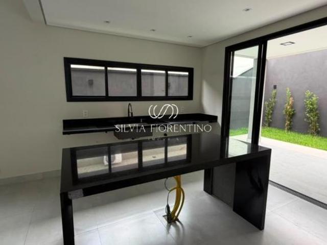 Casa em Condomínio à Venda em Caçapava Velha SP: 3 Quartos, 1 Suite, 1 Sala, 2 Banheiros, 1 Vaga, 13