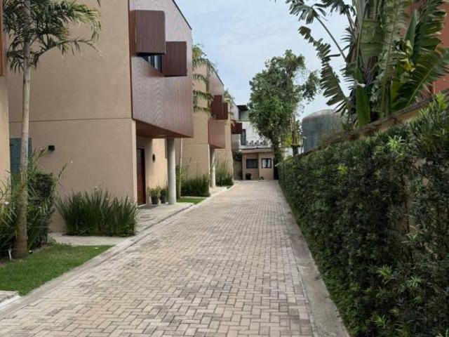 Casa em Condomínio à Venda em Camburi – São Sebastião/SP
