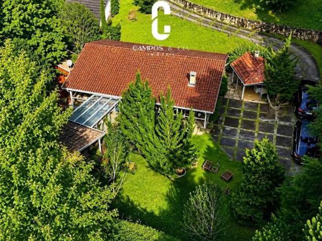 Casa em Condomínio à Venda em Campos do Jordão Conforto, Natureza e Exclusividade