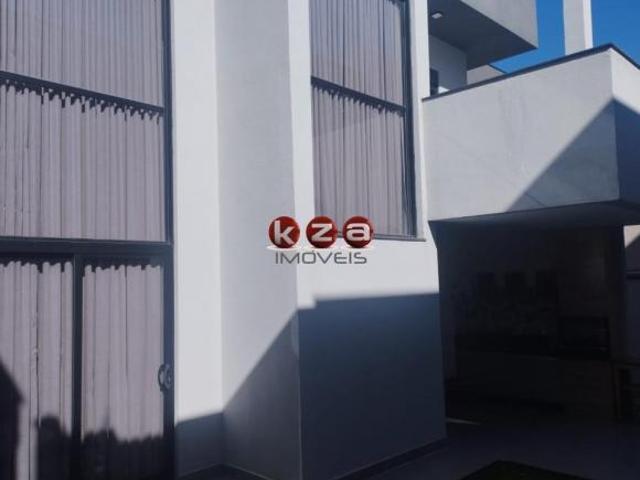 Casa em condomínio à venda em condomínio exclusivo de Valinhos SP, 4 suítes, 2 salas e 240m² de pura