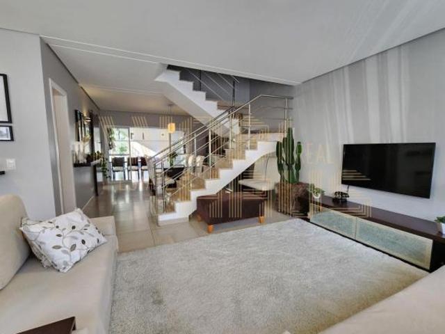 Casa em condomínio à venda em Interlagos | 4 quartos / 4 suítes