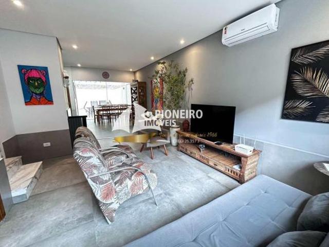 Casa em condomínio à venda em Juquehy, a 800m da praia!