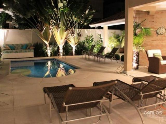 Casa em Condomínio à Venda em Maresias – Pé na Areia