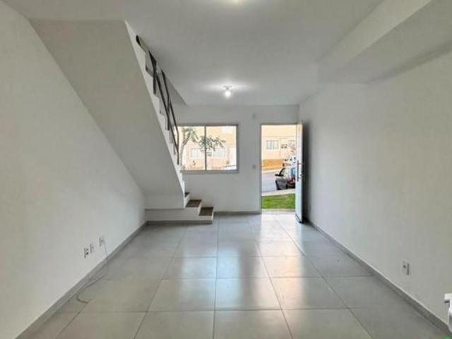 Casa em Condomínio à Venda em Parque das Cerejeiras, Bragança Paulista SP: 2 Quartos, 1 Sala, 1 Banh