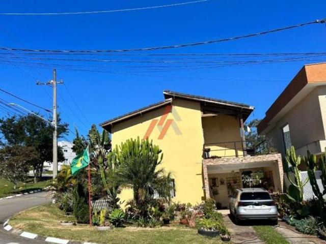 Casa em Condomínio à Venda em Santana de Parnaíba SP, Bairro Suru: 3 Quartos, 1 Suíte, 2 Salas, 3 Ba
