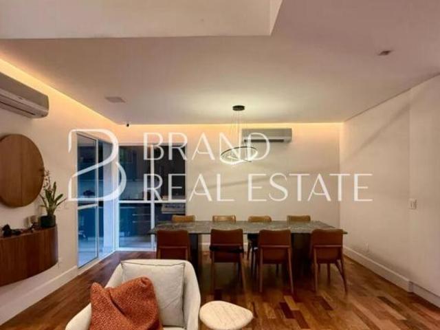 Casa em Condomínio à Venda em Santo Amaro 280 m² 4 Suítes, Mobiliada, 3 Vagas!