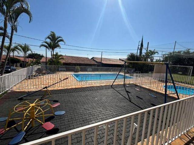 Casa em Condomínio à Venda em Sorocaba SP: 2 Quartos, 1 Suíte, 2 Salas, 2 Banheiros, 2 Vagas, 100m²