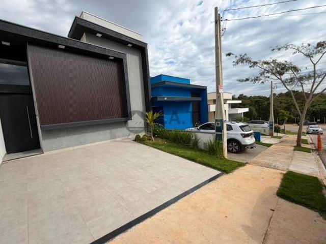 Casa em Condomínio à Venda em Sorocaba SP: 3 Quartos, 1 Suíte, 2 Salas, 3 Banheiros, 2 Vagas de Gara