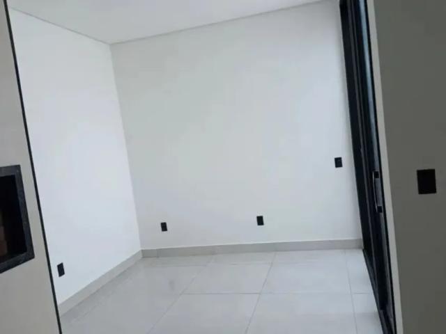 Casa em Condomínio à Venda em Sorocaba SP, Bairro Horto Florestal: 3 Quartos, 1 Suíte, 1 Sala, 2 Ban