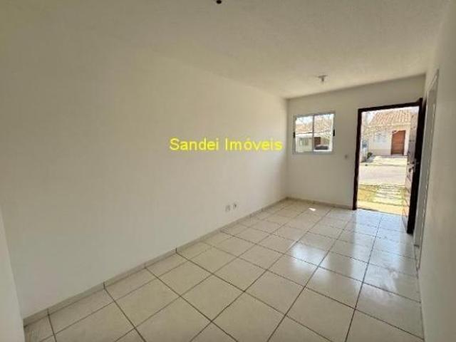 Casa em Condomínio à Venda em Sorocaba SP, Jardim Simus: 2 Quartos, Lazer Completo, 2 Vagas 65 m²!