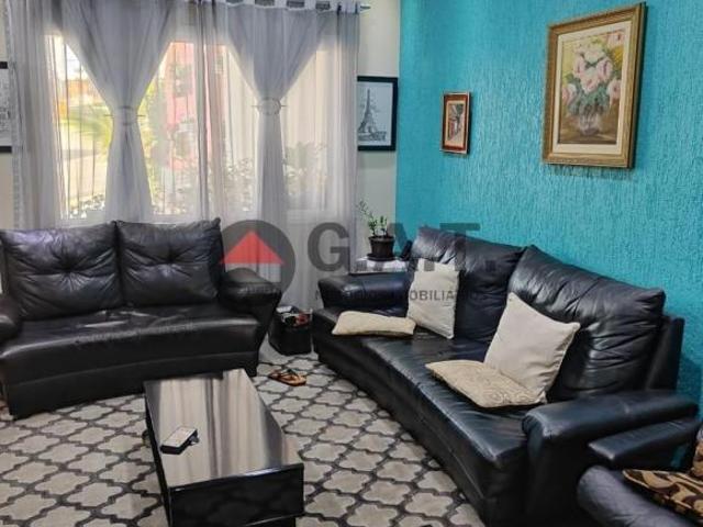 Casa em condomínio à venda em Sorocaba SP, Parque São Bento! 4 quartos, 3 suítes, 2 salas, 2 banheir