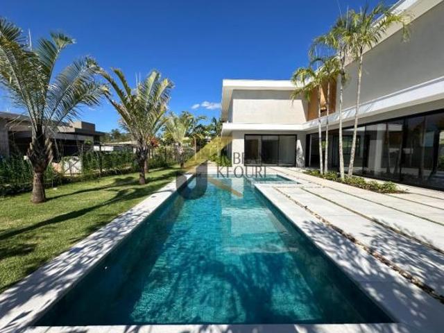 Casa em condomínio à venda em Sousas Campinas, com 4 suítes 1 máster, lazer comum e garagem para