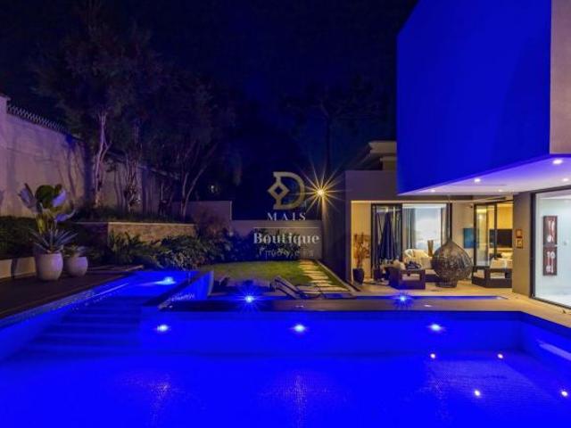 CASA EM CONDOMÍNIO À VENDA – MOBILIADA, 4 SUÍTES