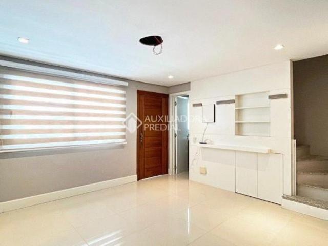 Casa em Condomínio à venda na Tristeza 3 quartos, sendo 3 suítes e 2 vagas