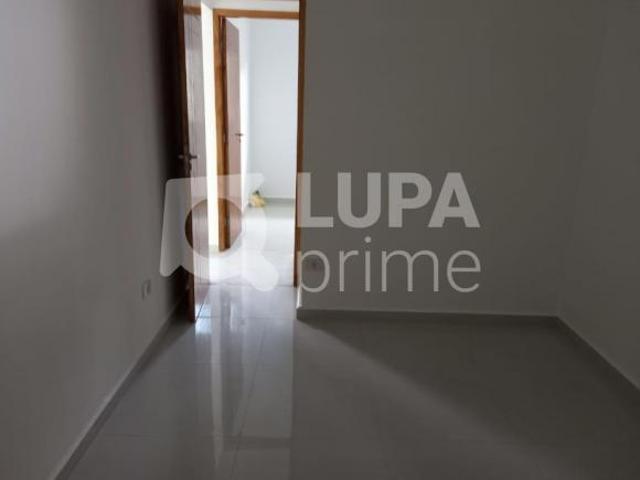 Casa em condomínio à venda na Vila Nova Mazzei!