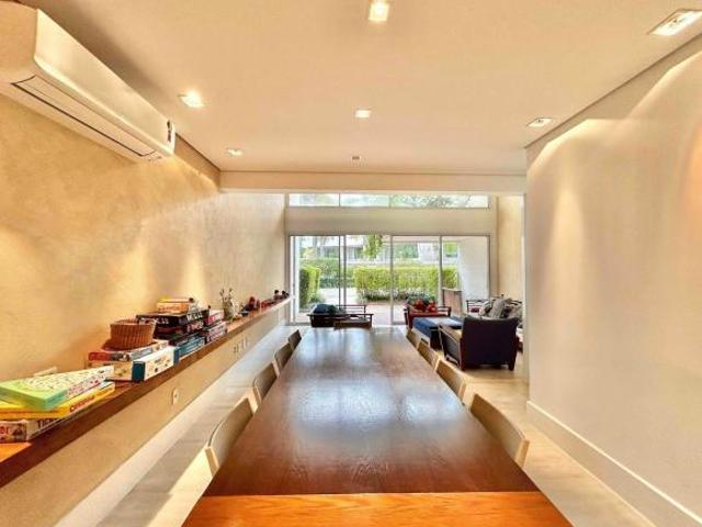 Casa em Condomínio à Venda na Enseada no Guarujá | QVista Inteligência Imobil.