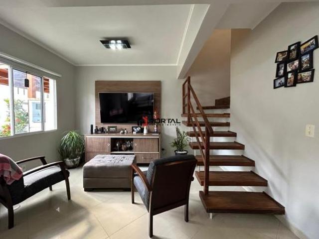 Casa em Condomínio à venda na Granja Viana